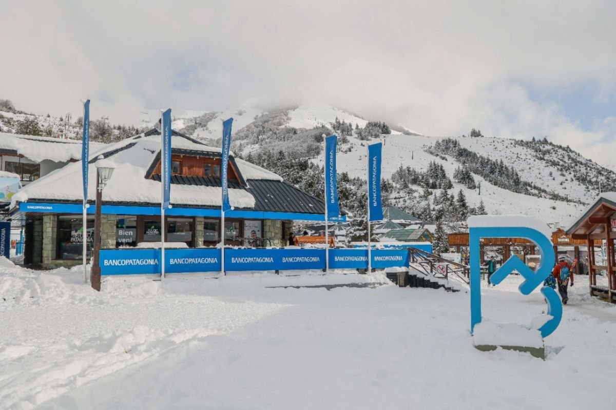 Cuáles son los servicios y horarios del Banco Santander Río en Bariloche